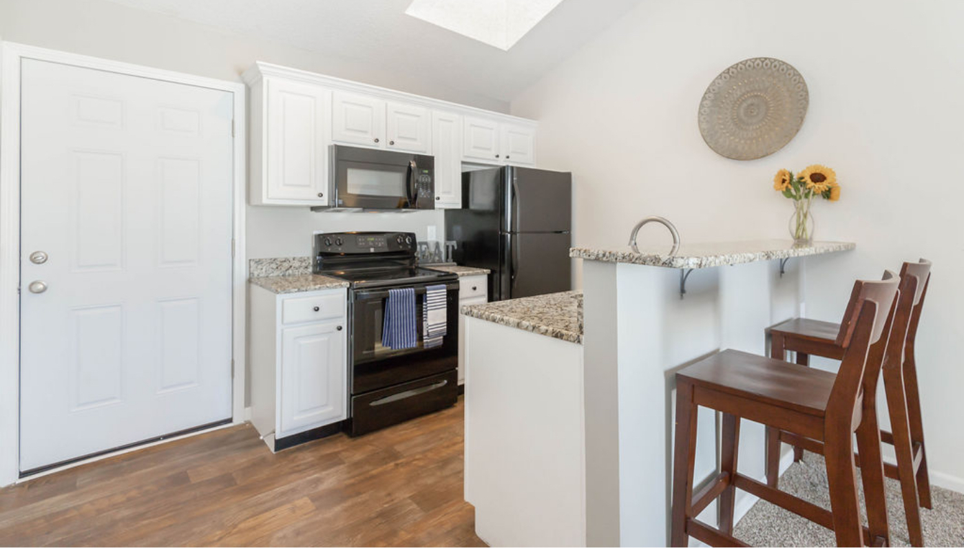 Unit202-30 | Pinegate West Apartments | Shawnee, KS